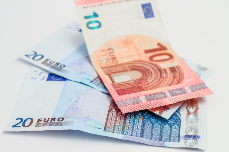 Po 100 evra pomoći penzionerima sa minimalnom penzijom